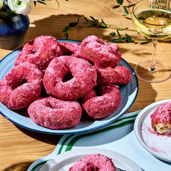 Raspberry-Dusted Sfinge (Moroccan Donuts) – HexClad Cookware Canada